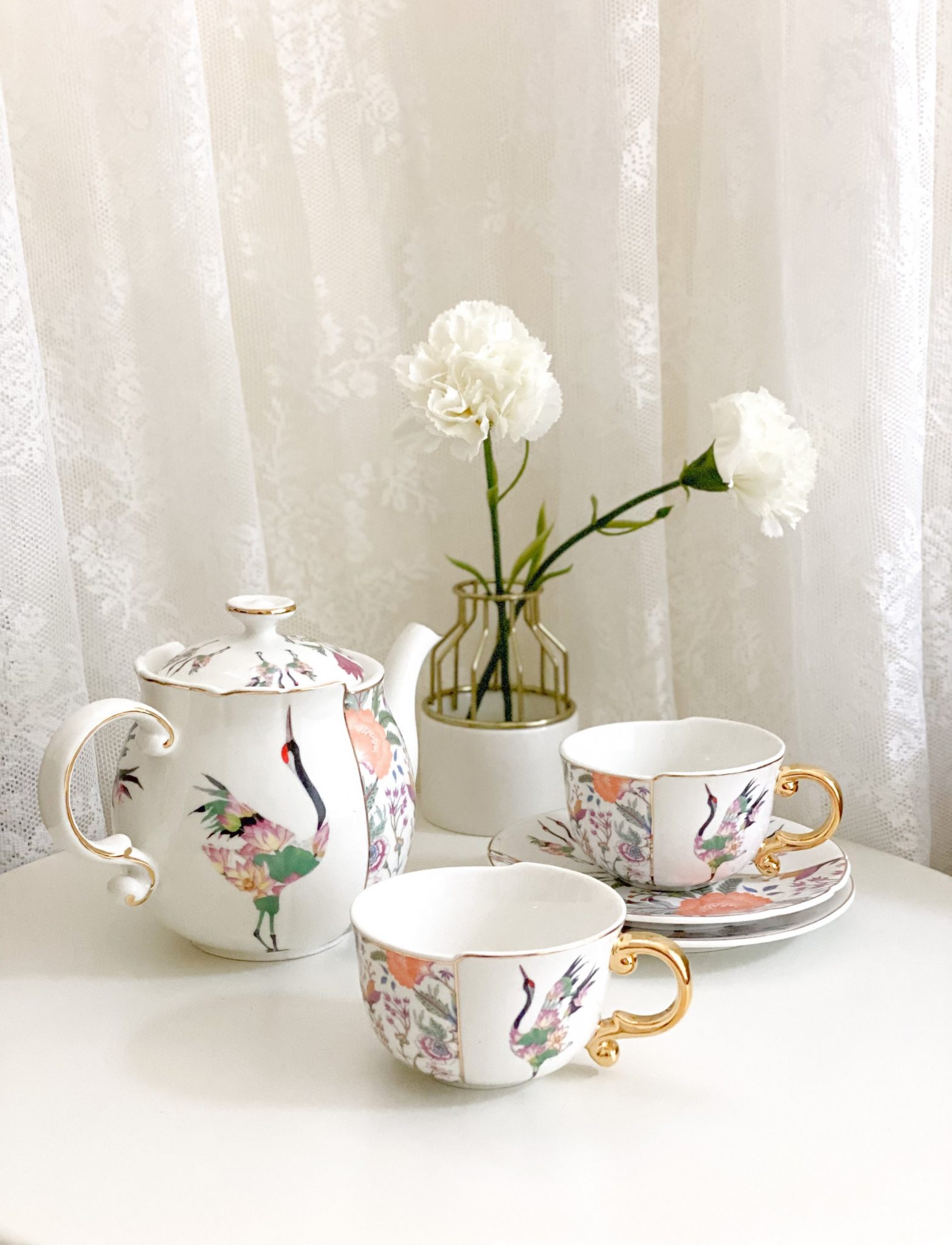 Swan Teapot with two cups and Saucers. in a single gift box. - NJM Trading